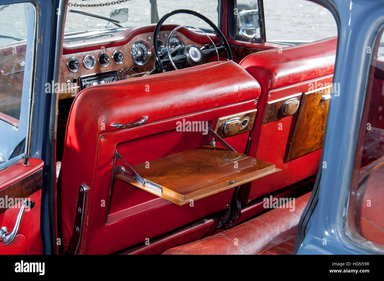 Humber Super Snipe Series V estate, classic 1960s British family car ...