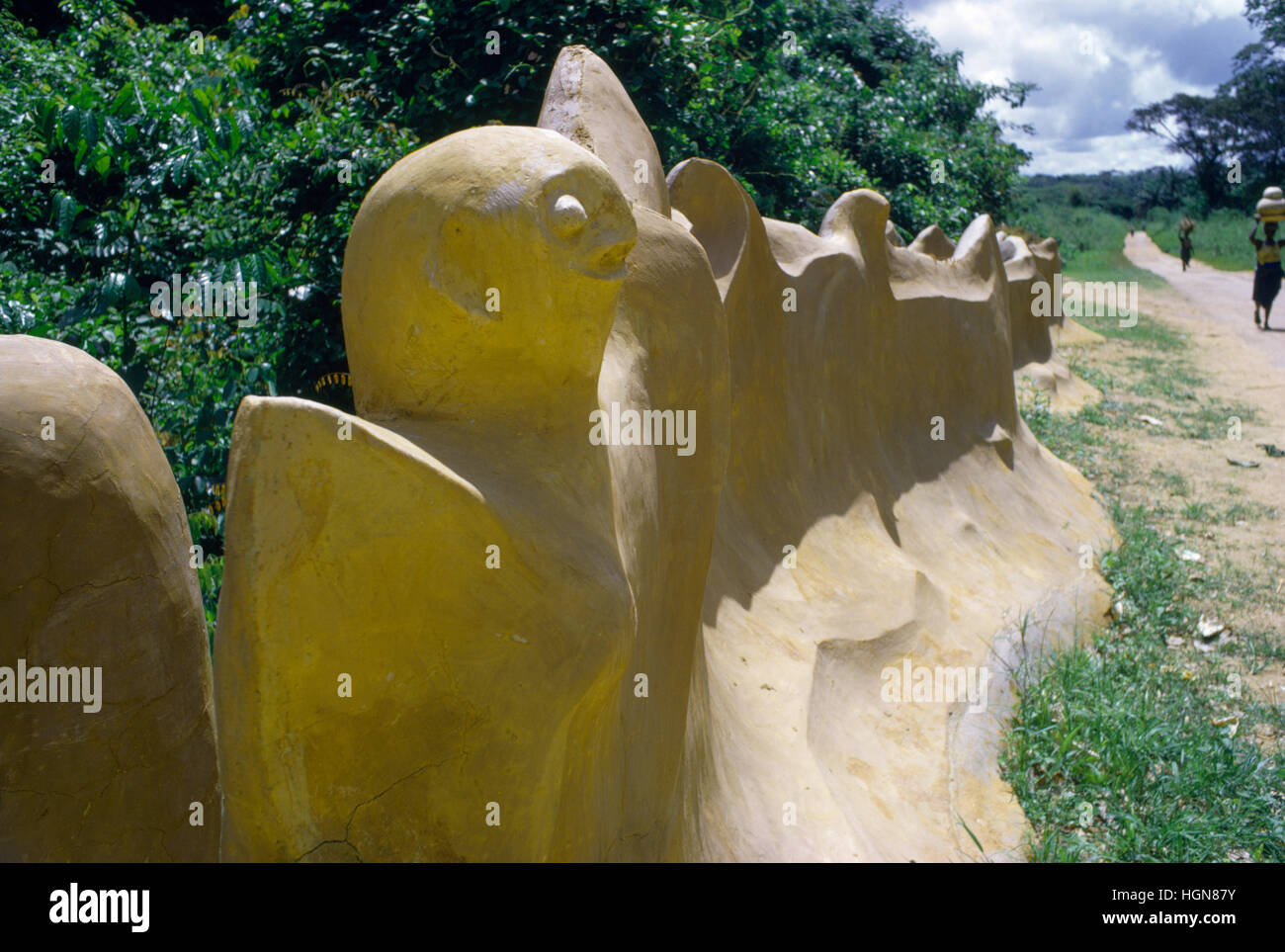 Osogbo Nigeria Shrine Wall By Lawani & Ojewale Amae On The Road To Osun ...