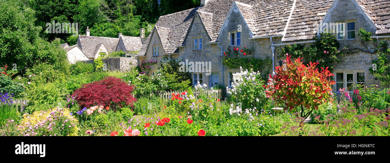 Cotswolds gardens spring hi-res stock photography and images - Alamy
