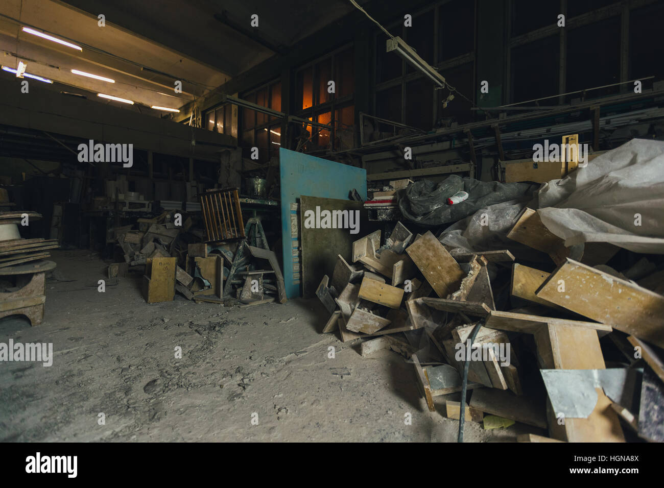 Cluttered warehouse hi-res stock photography and images - Alamy