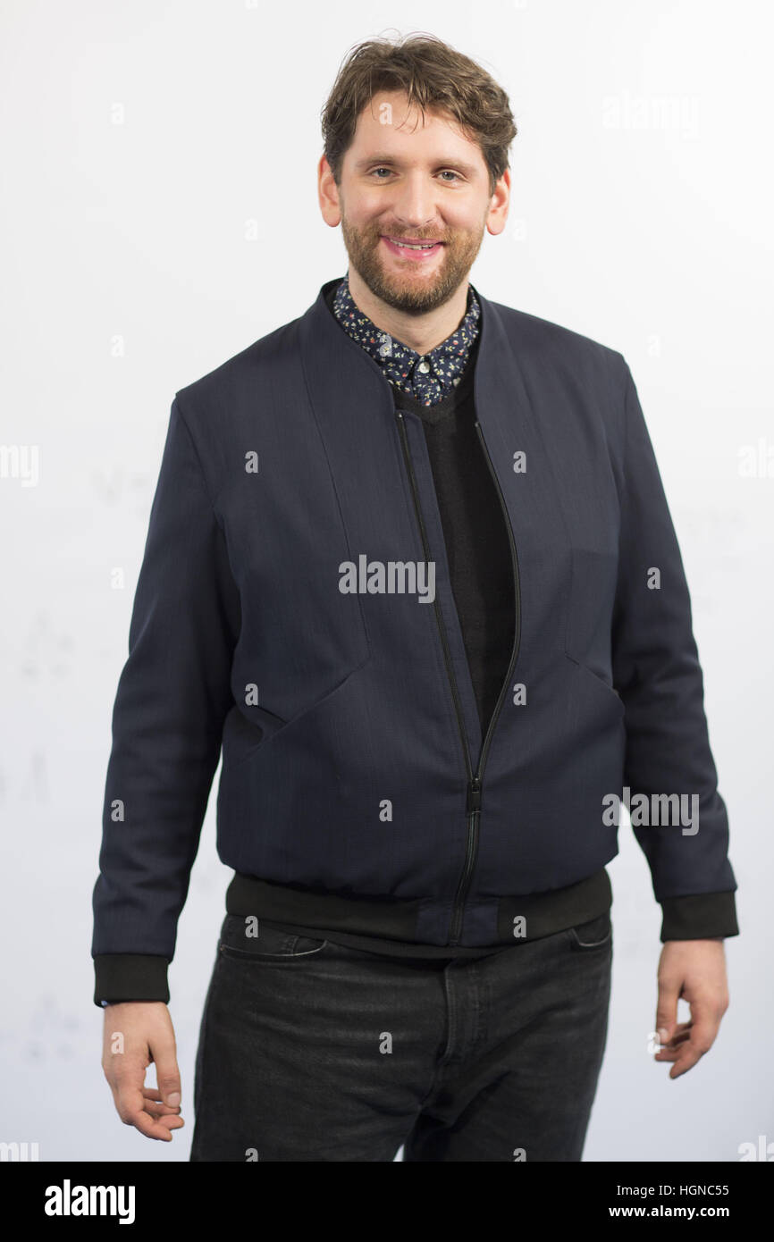 Actors promoting the new Series "Frau Temme sucht das Glueck" at Side ...