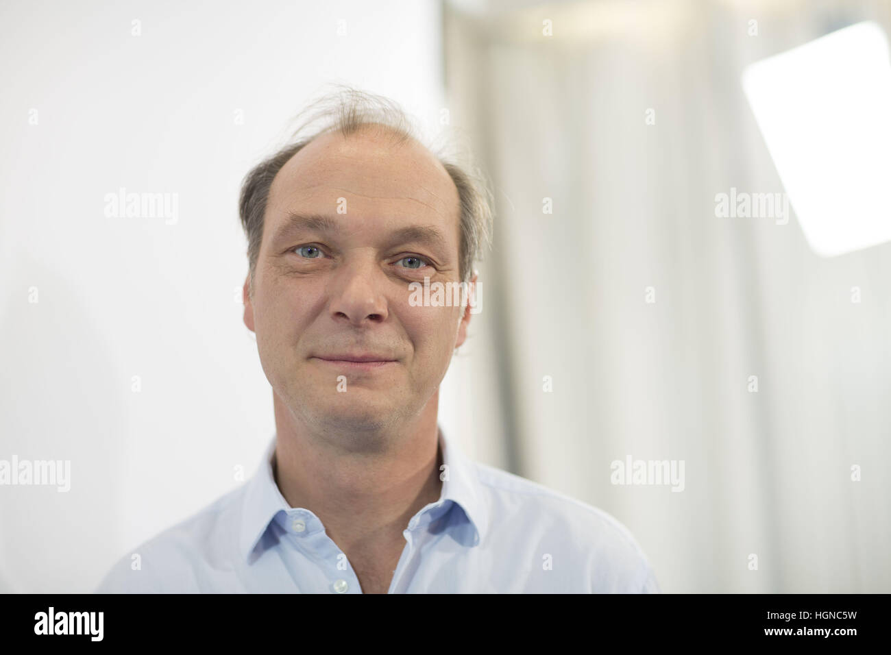Actors promoting the new Series "Frau Temme sucht das Glueck" at Side ...