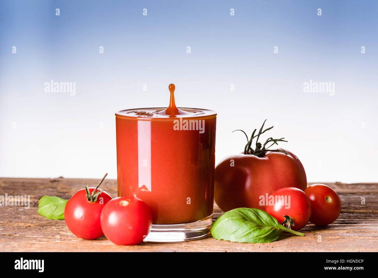 Tomato juice splash hi-res stock photography and images - Alamy
