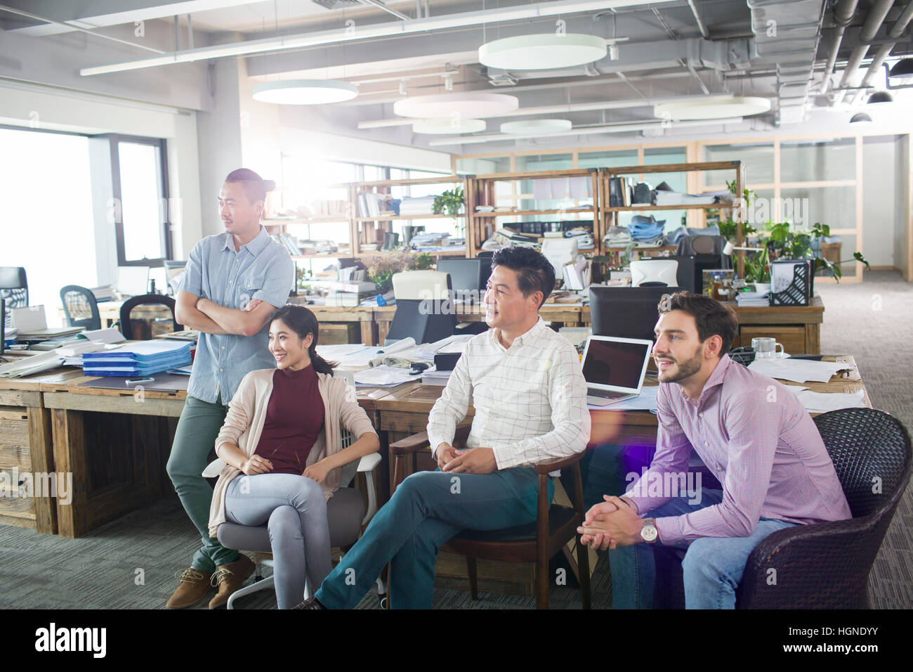 Teamwork thinking hi-res stock photography and images - Alamy