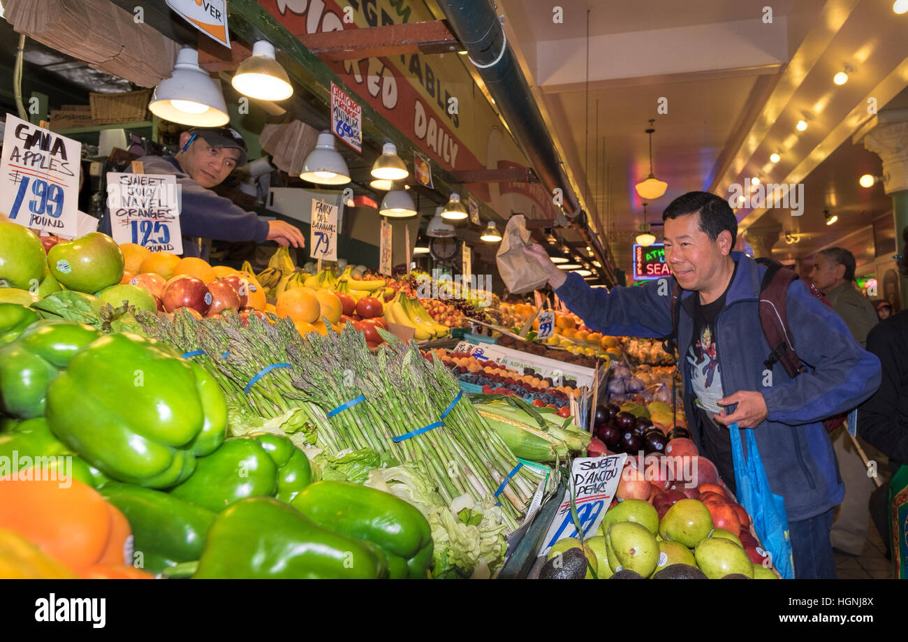 Appealing supermarket interior hi-res stock photography and images - Alamy
