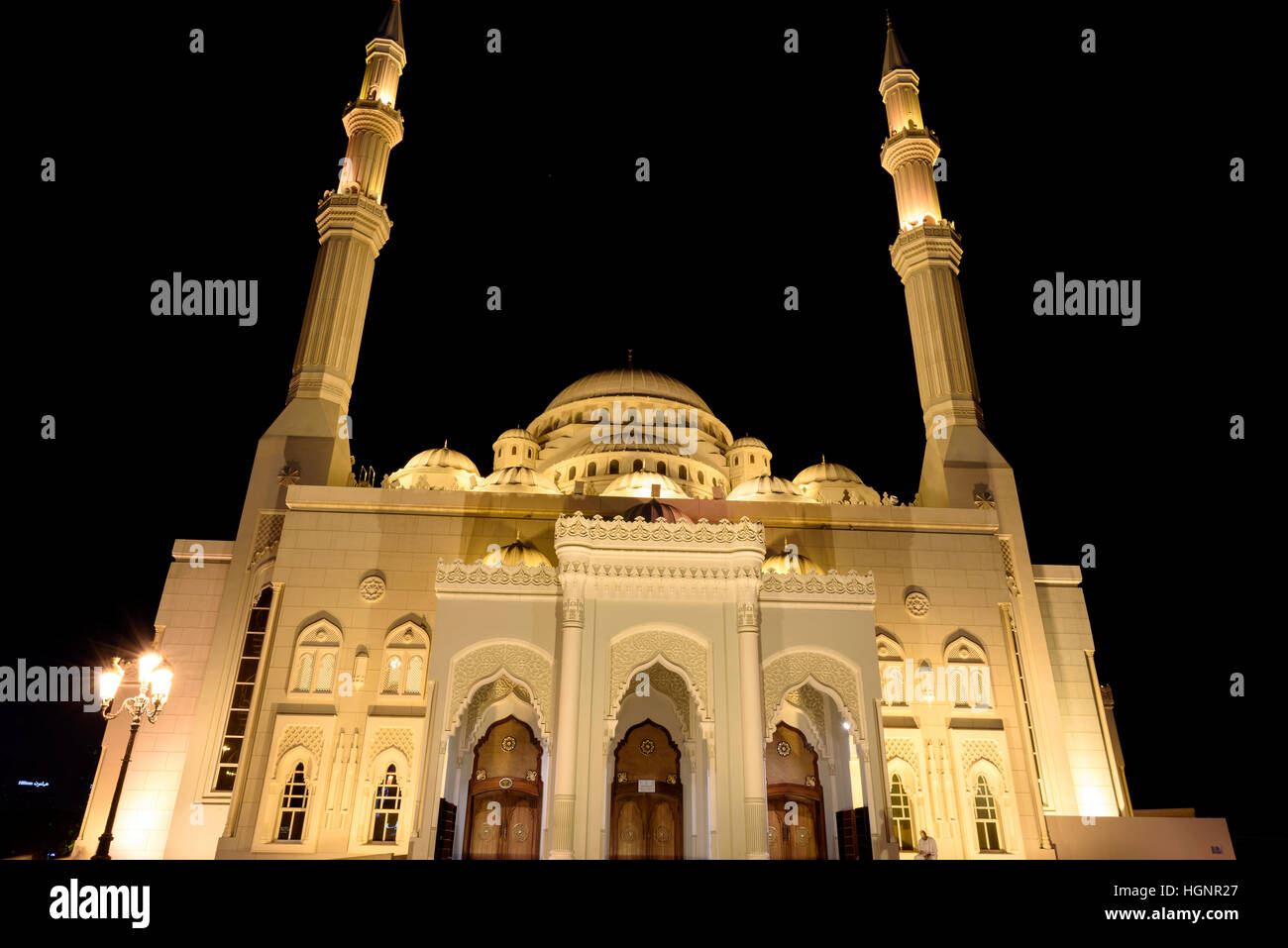 Mosque in Sharjah Stock Photo - Alamy