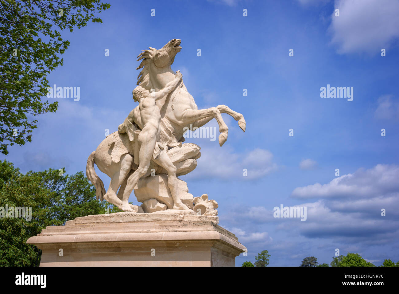 Ancient sculpture of horses hi-res stock photography and images - Alamy