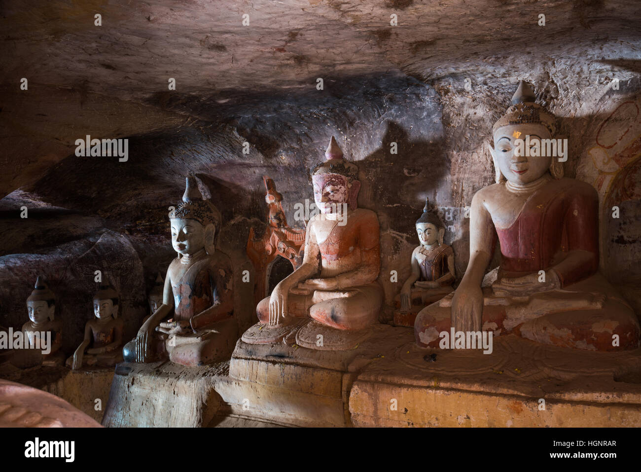 Pho win taung cave hi-res stock photography and images - Alamy
