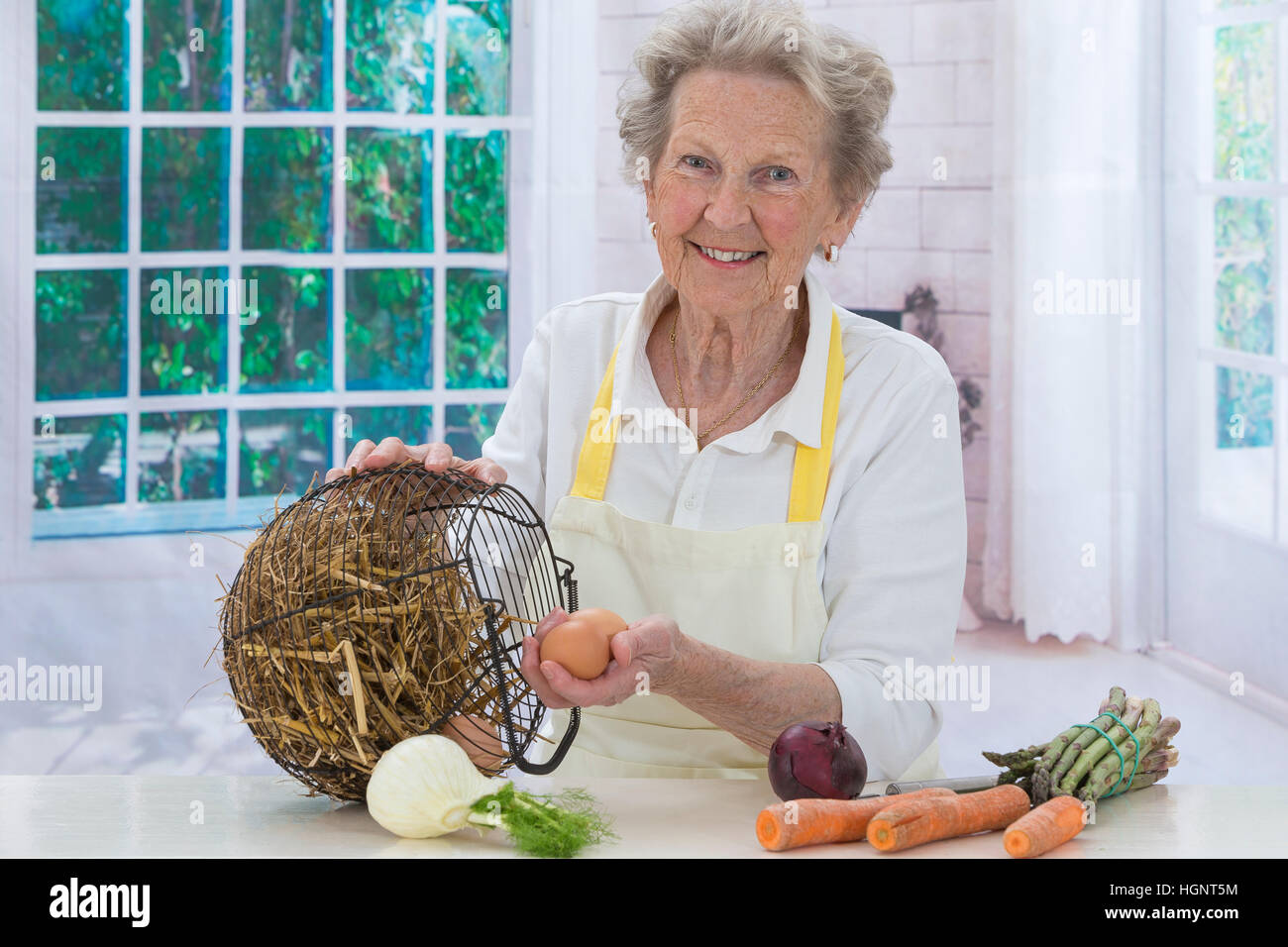 SENIOR IN KITCHEN Stock Photo - Alamy