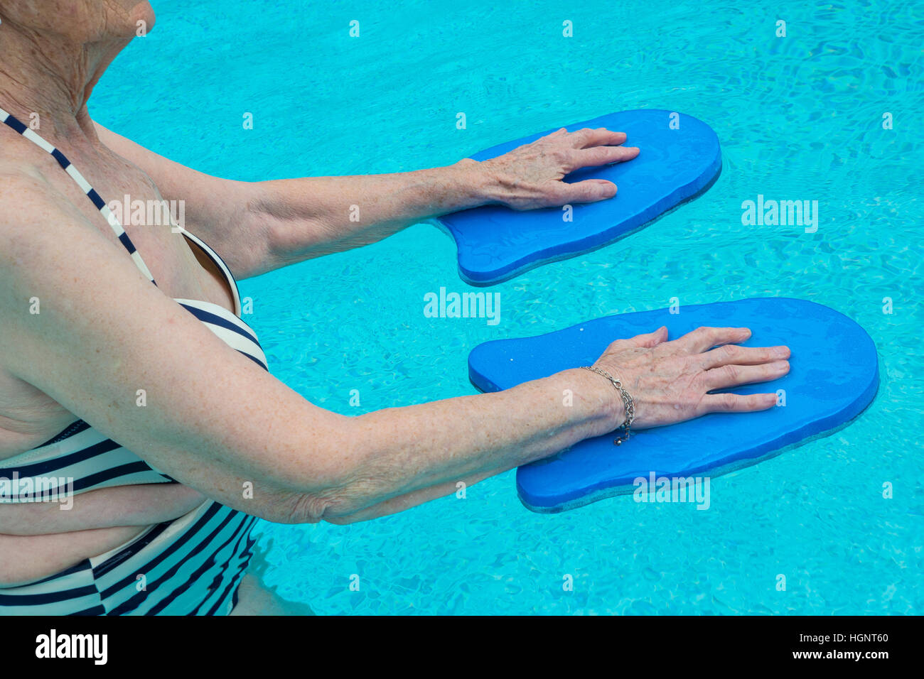 Senior citizens swimming hi-res stock photography and images - Alamy