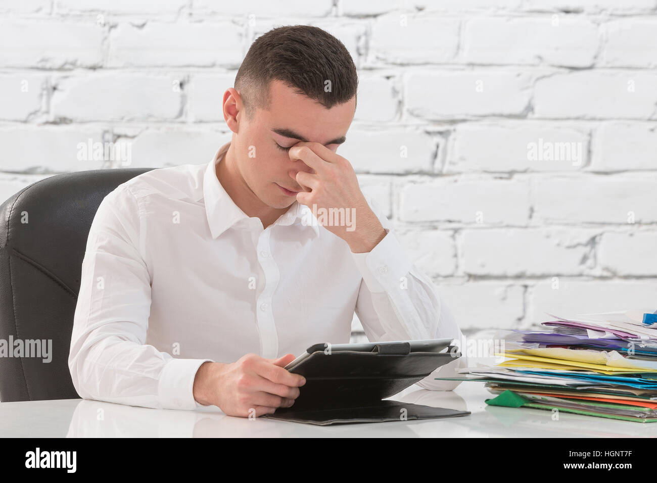 Tired man hi-res stock photography and images - Alamy