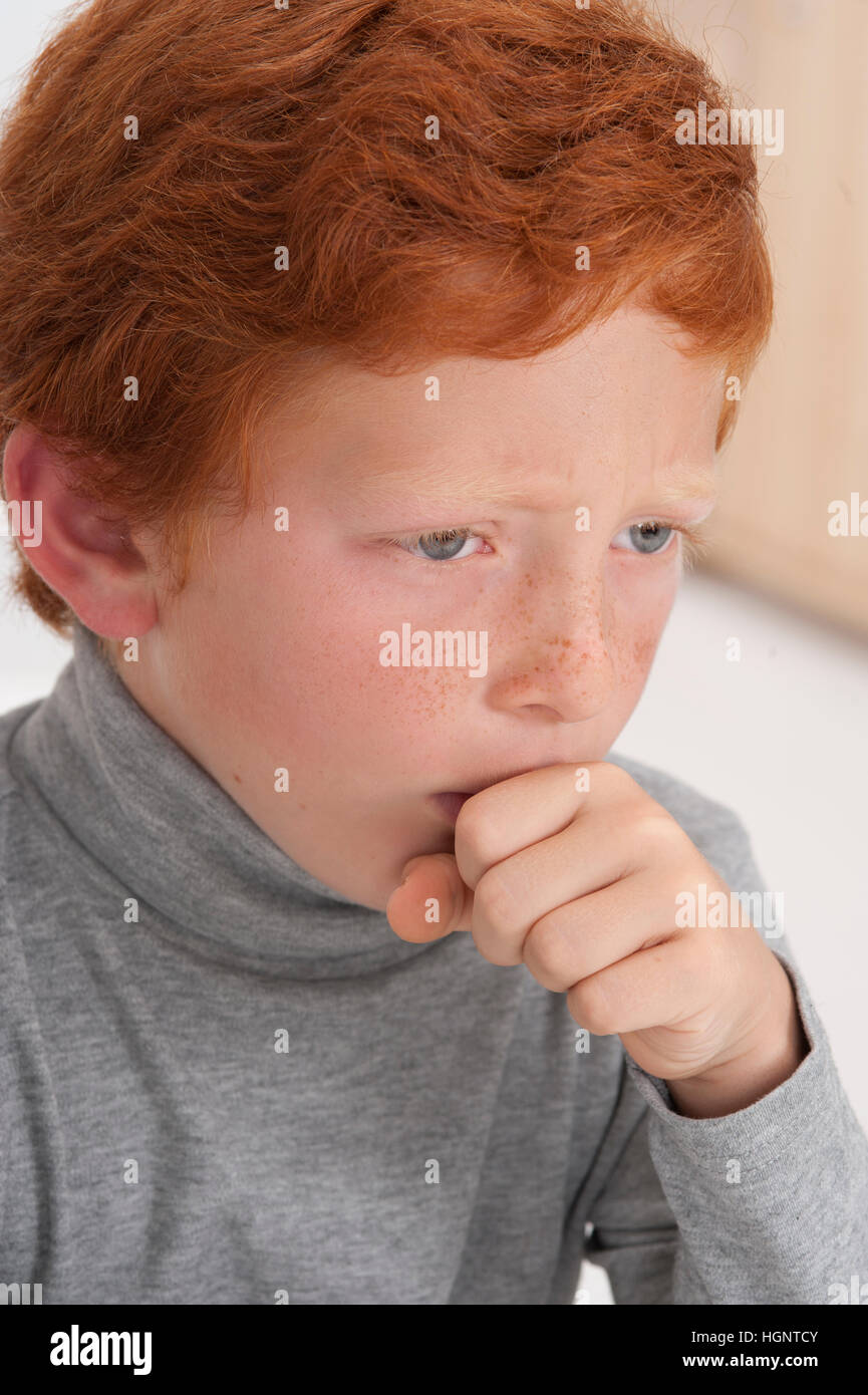 Cough child hi-res stock photography and images - Alamy