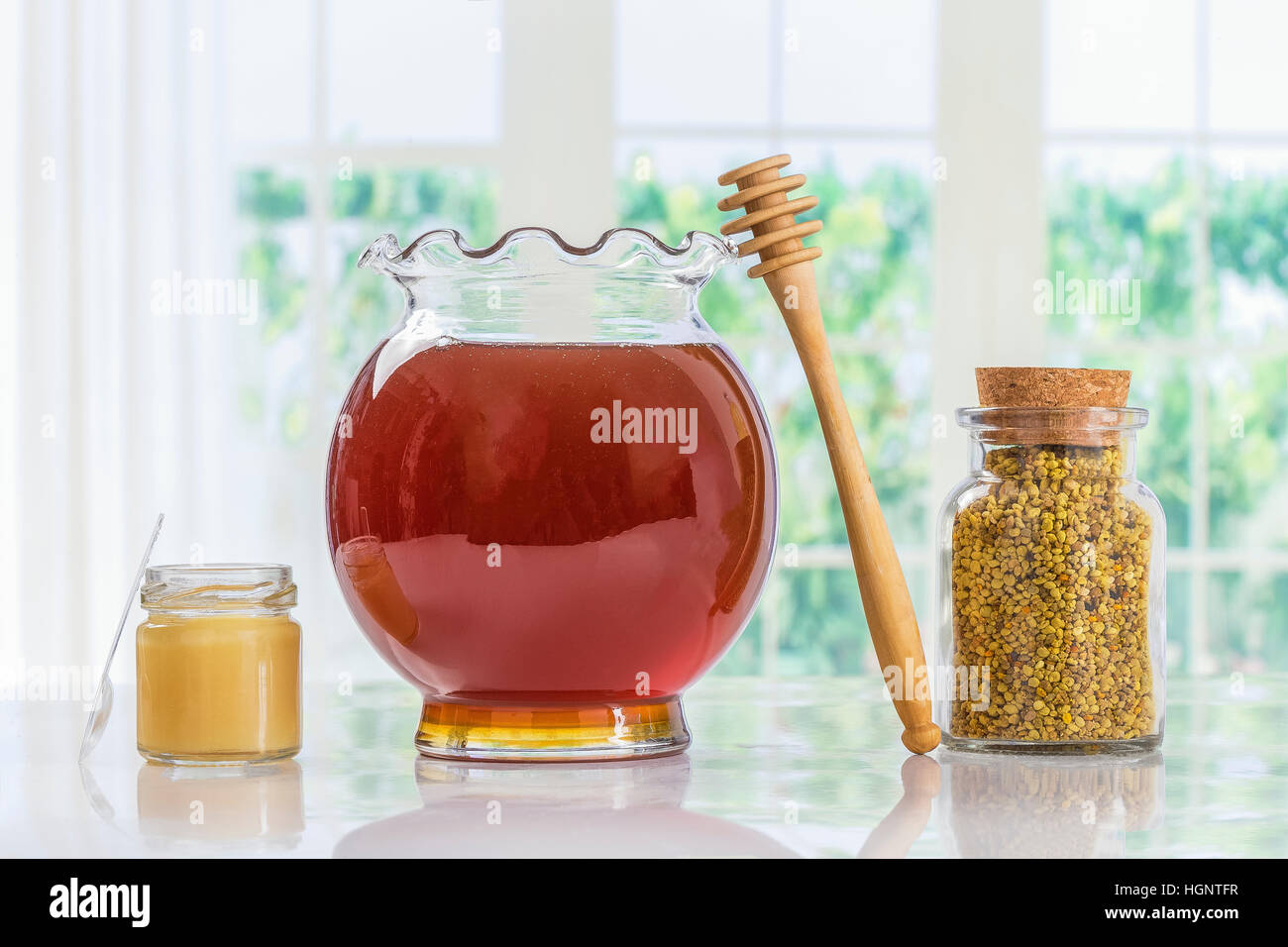 Apitherapy hi-res stock photography and images - Alamy