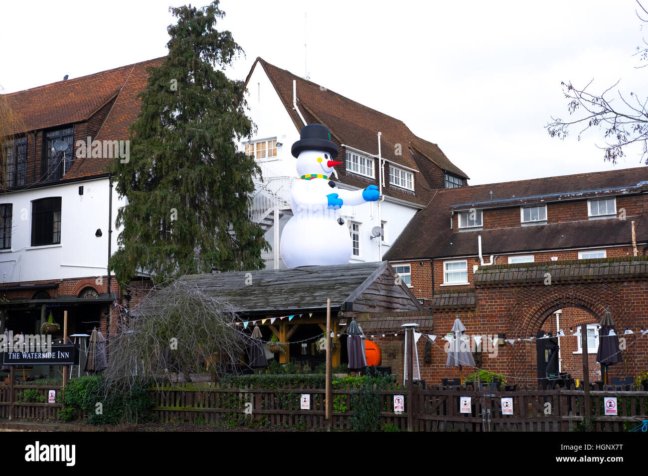 Christmas pub country hi-res stock photography and images - Alamy