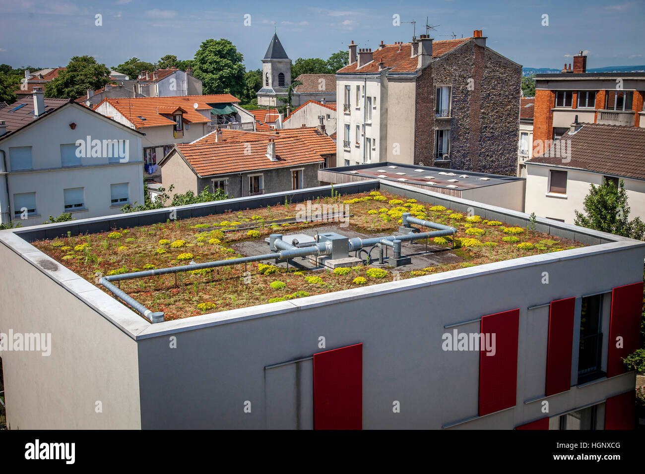 Green building hi-res stock photography and images - Alamy