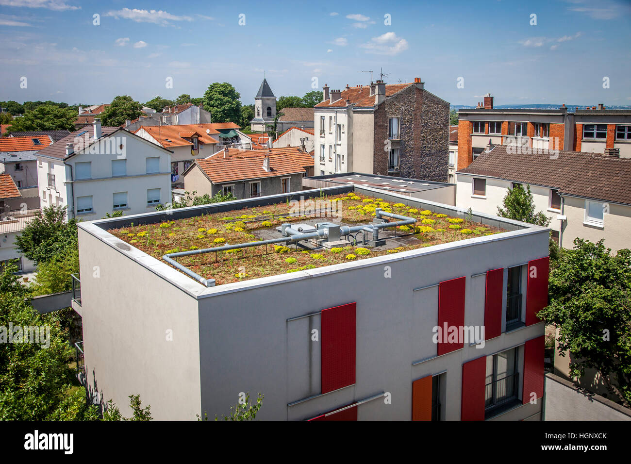 Green building hi-res stock photography and images - Alamy