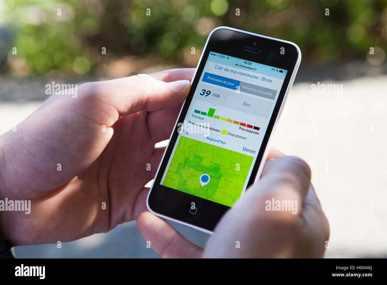 Mobile pollution hi-res stock photography and images - Alamy