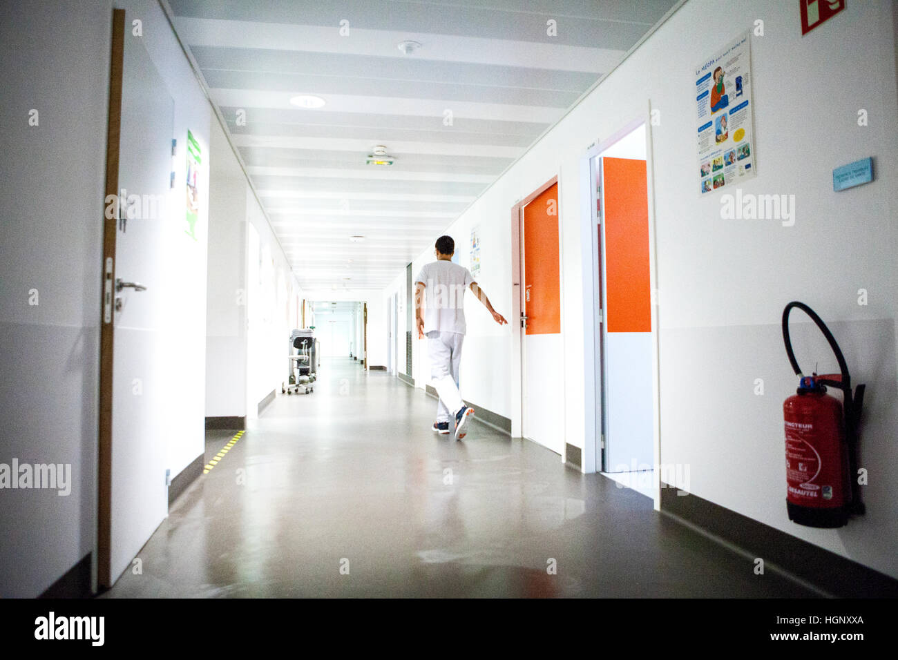 PEDIATRIC EMERGENCY UNIT Stock Photo - Alamy