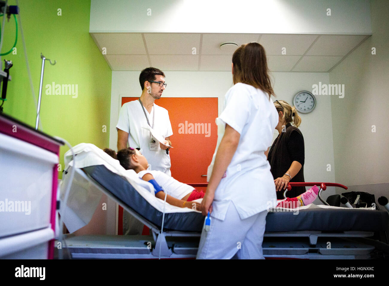 PEDIATRIC EMERGENCY UNIT Stock Photo - Alamy