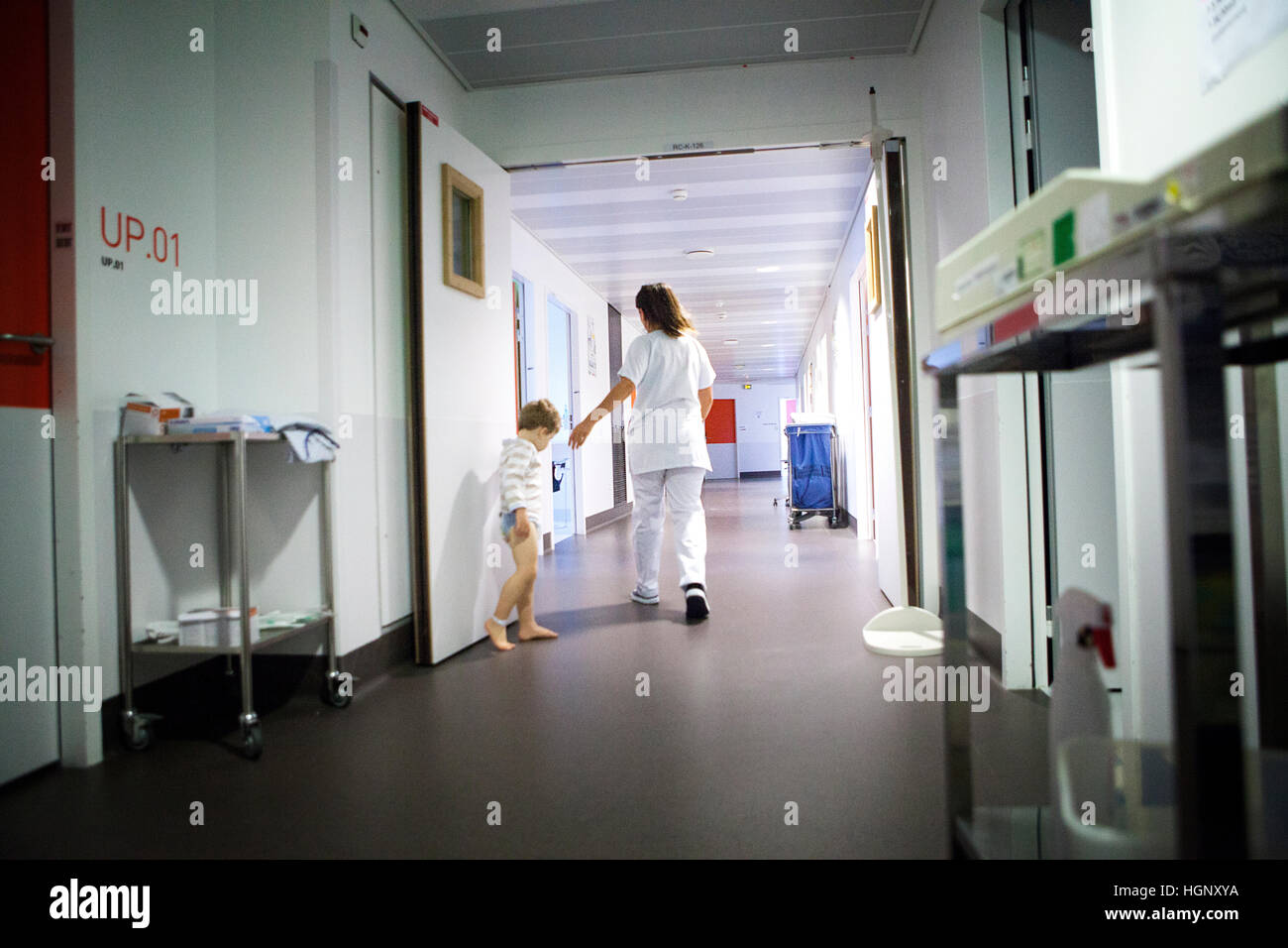 PEDIATRIC EMERGENCY UNIT Stock Photo - Alamy