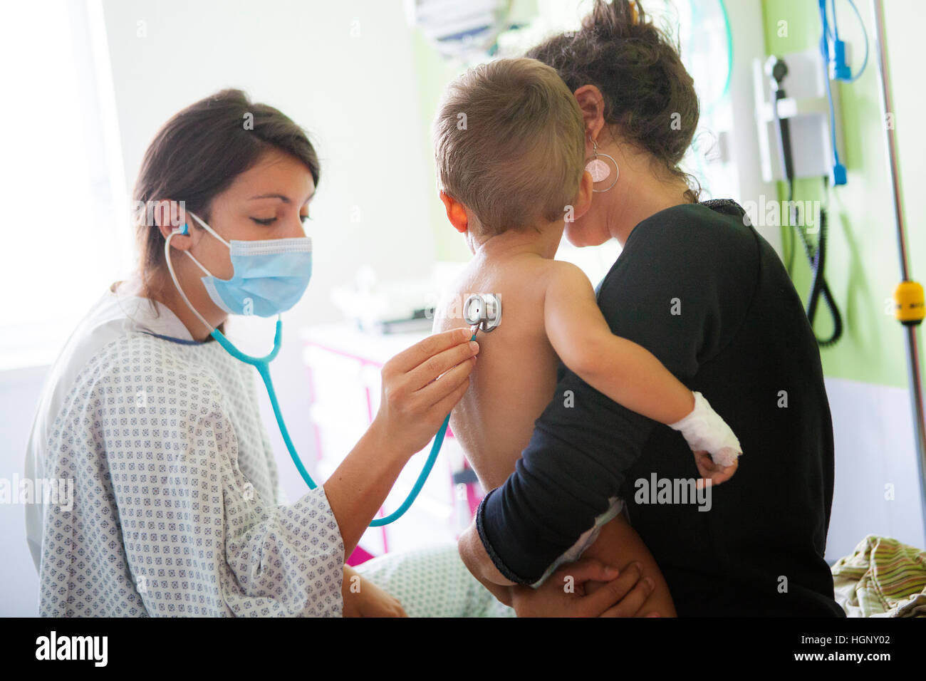 PEDIATRIC EMERGENCY UNIT Stock Photo - Alamy