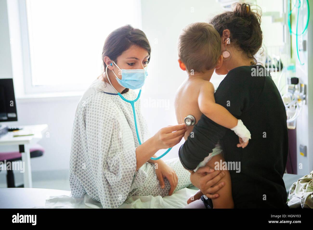 PEDIATRIC EMERGENCY UNIT Stock Photo - Alamy