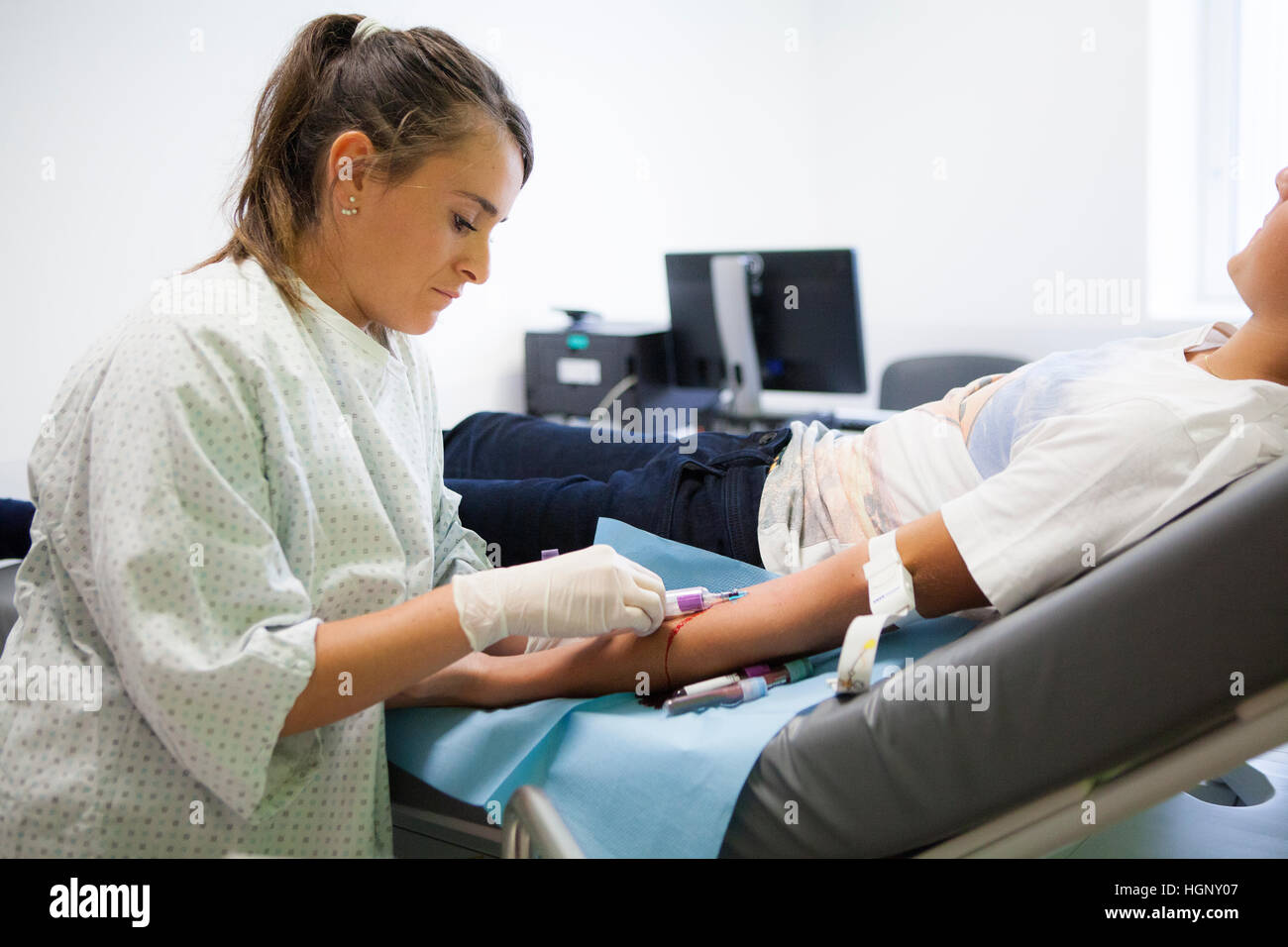 PEDIATRIC EMERGENCY UNIT Stock Photo - Alamy