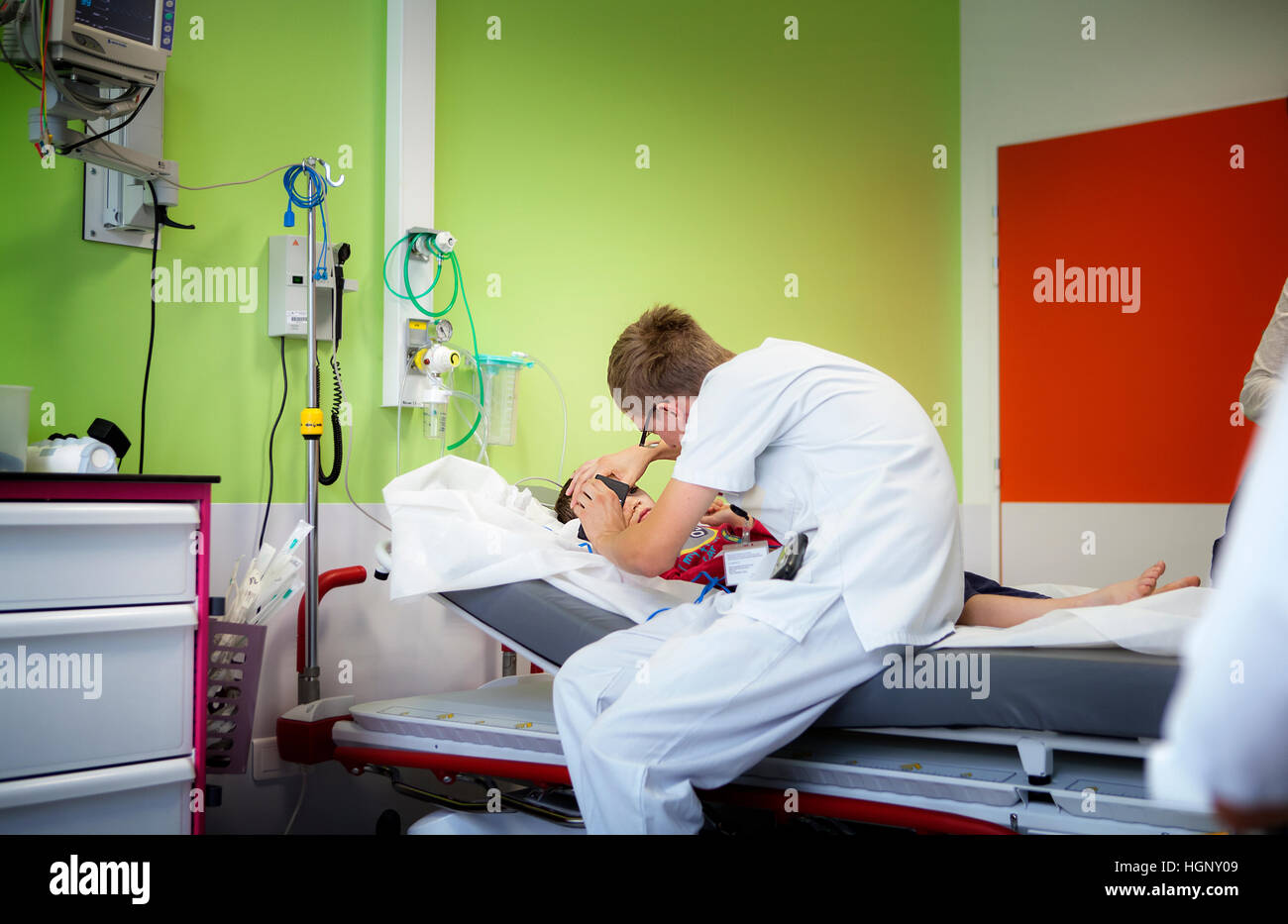 PEDIATRIC EMERGENCY UNIT Stock Photo - Alamy