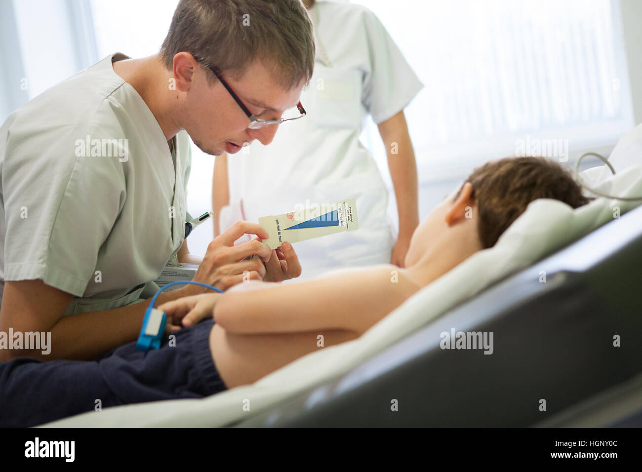 PEDIATRIC EMERGENCY UNIT Stock Photo - Alamy