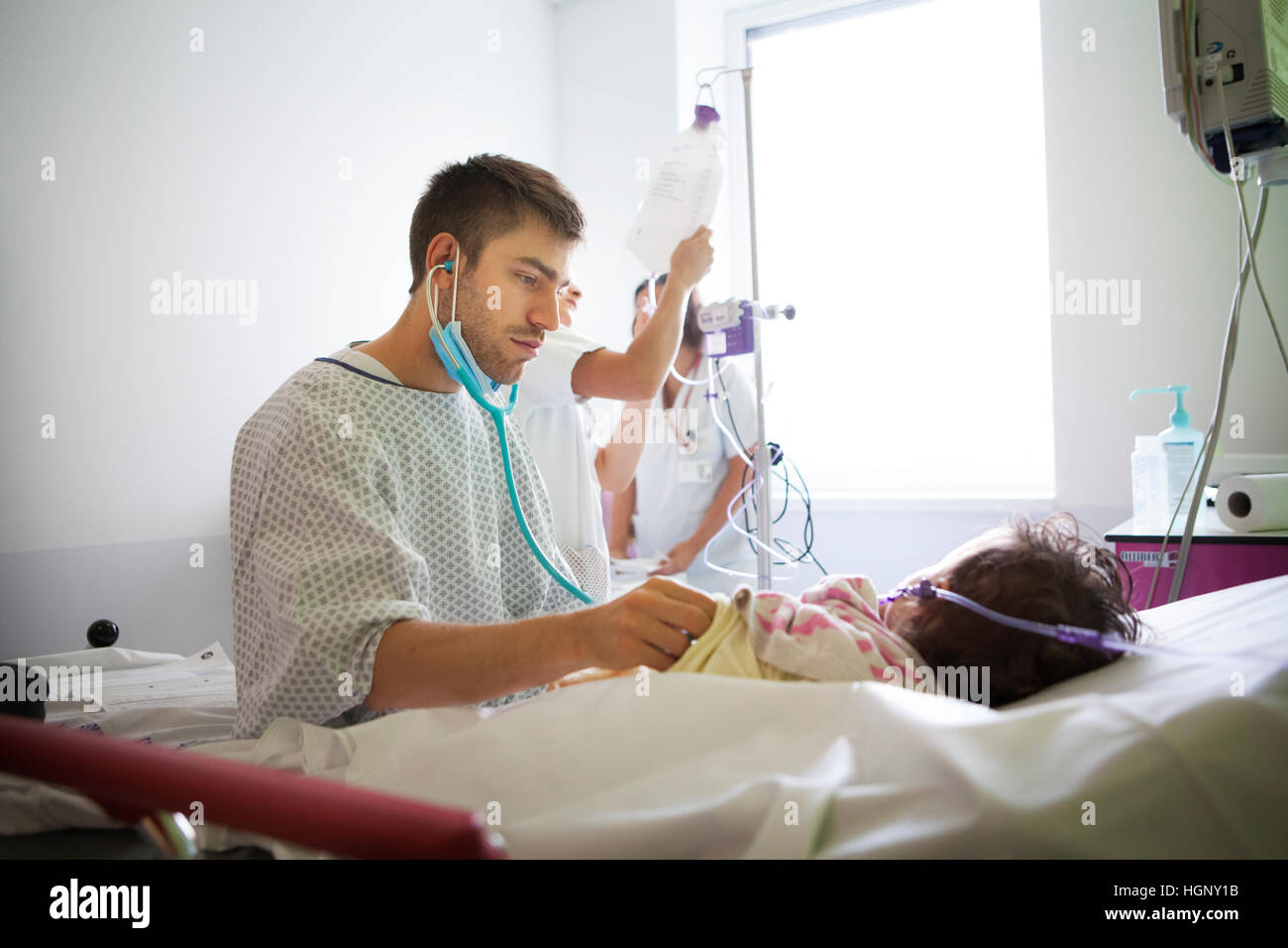 PEDIATRIC EMERGENCY UNIT Stock Photo - Alamy