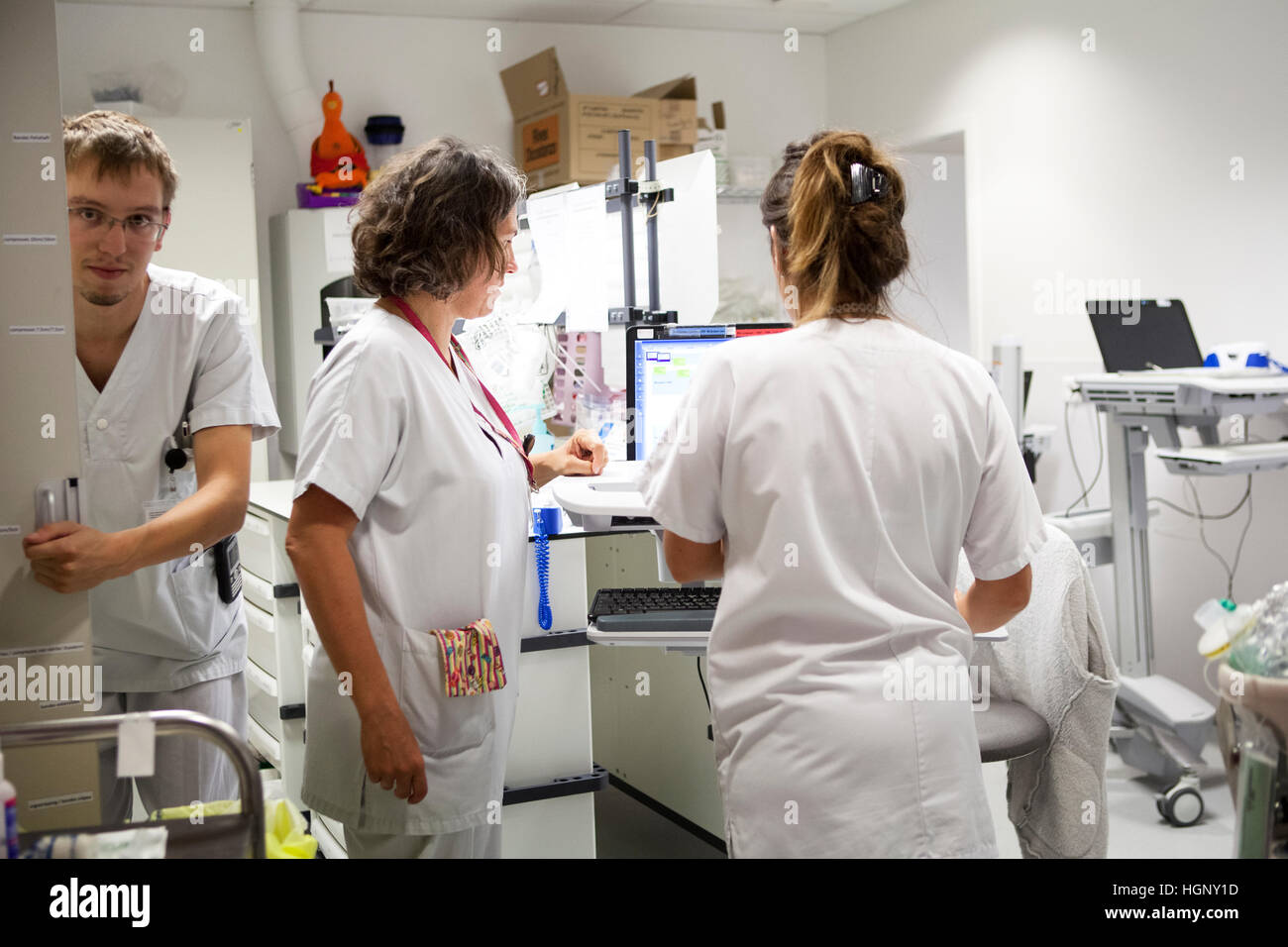PEDIATRIC EMERGENCY UNIT Stock Photo - Alamy