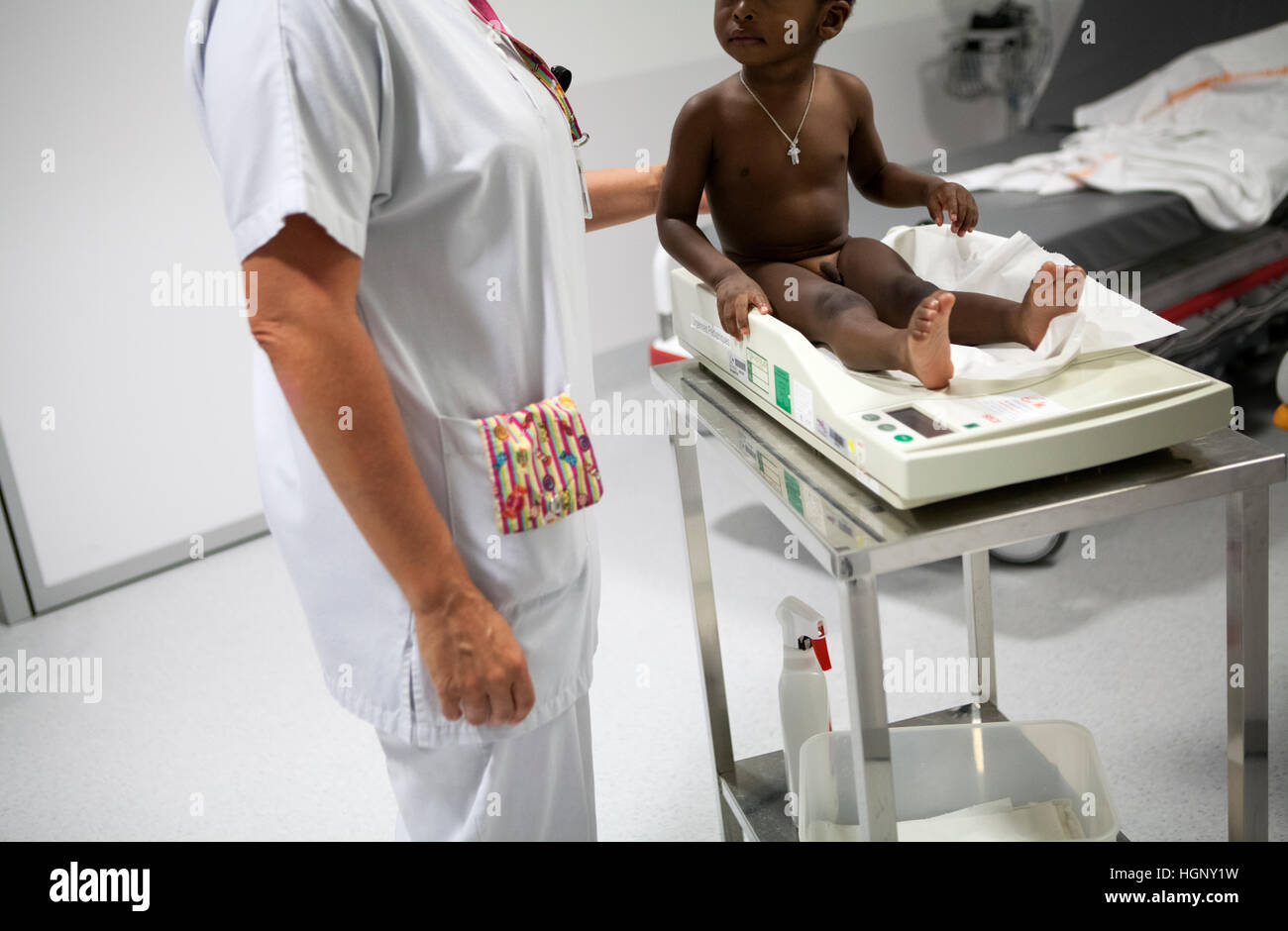 PEDIATRIC EMERGENCY UNIT Stock Photo - Alamy