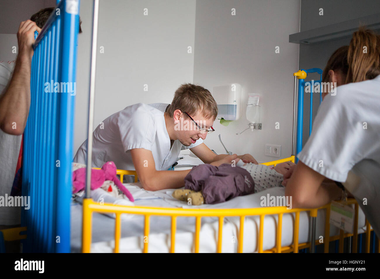 PEDIATRIC EMERGENCY UNIT Stock Photo - Alamy