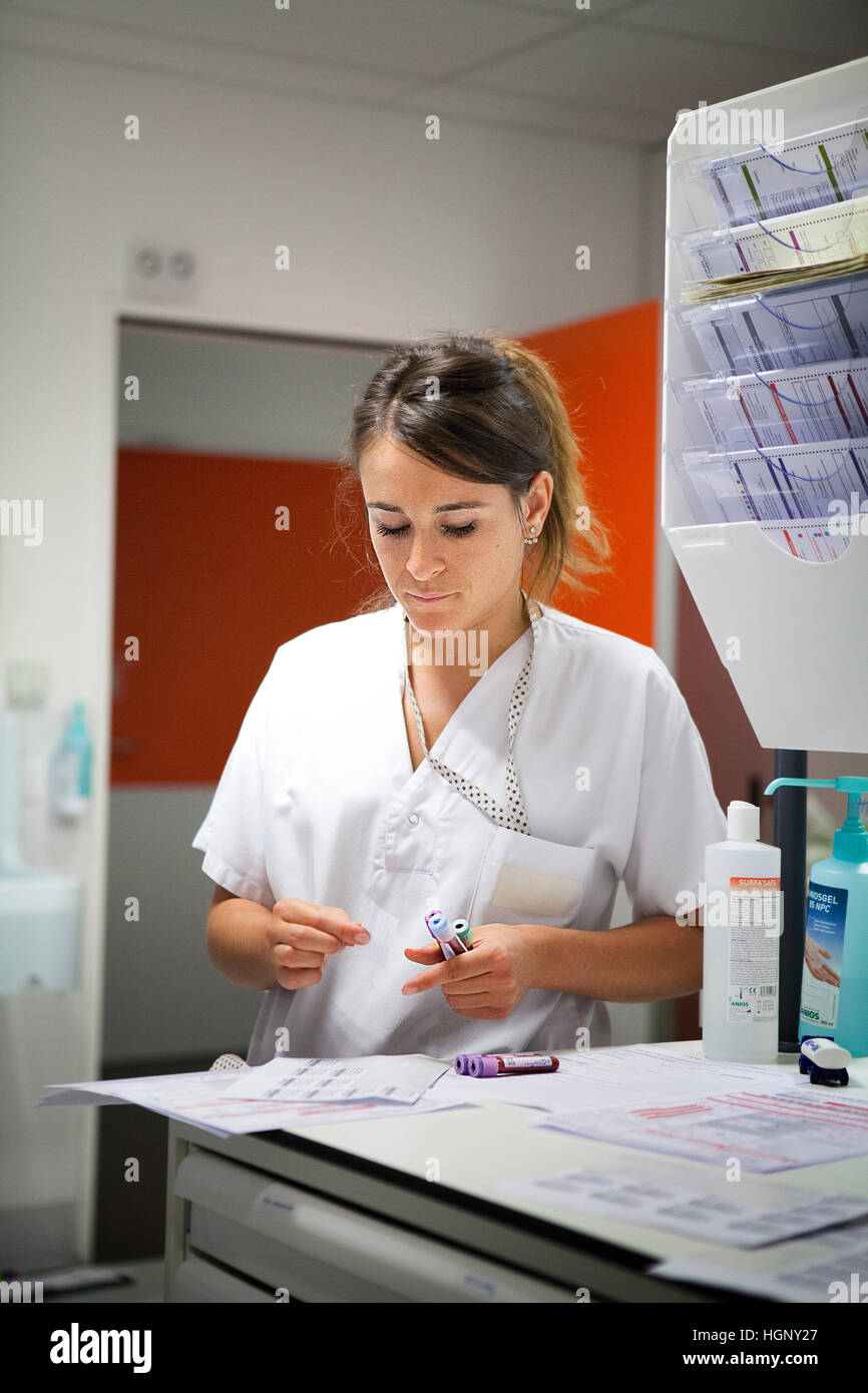 PEDIATRIC EMERGENCY UNIT Stock Photo - Alamy