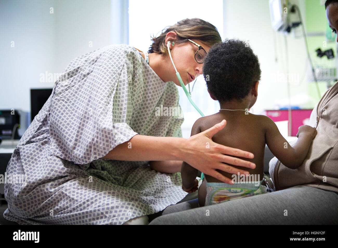 PEDIATRIC EMERGENCY UNIT Stock Photo - Alamy