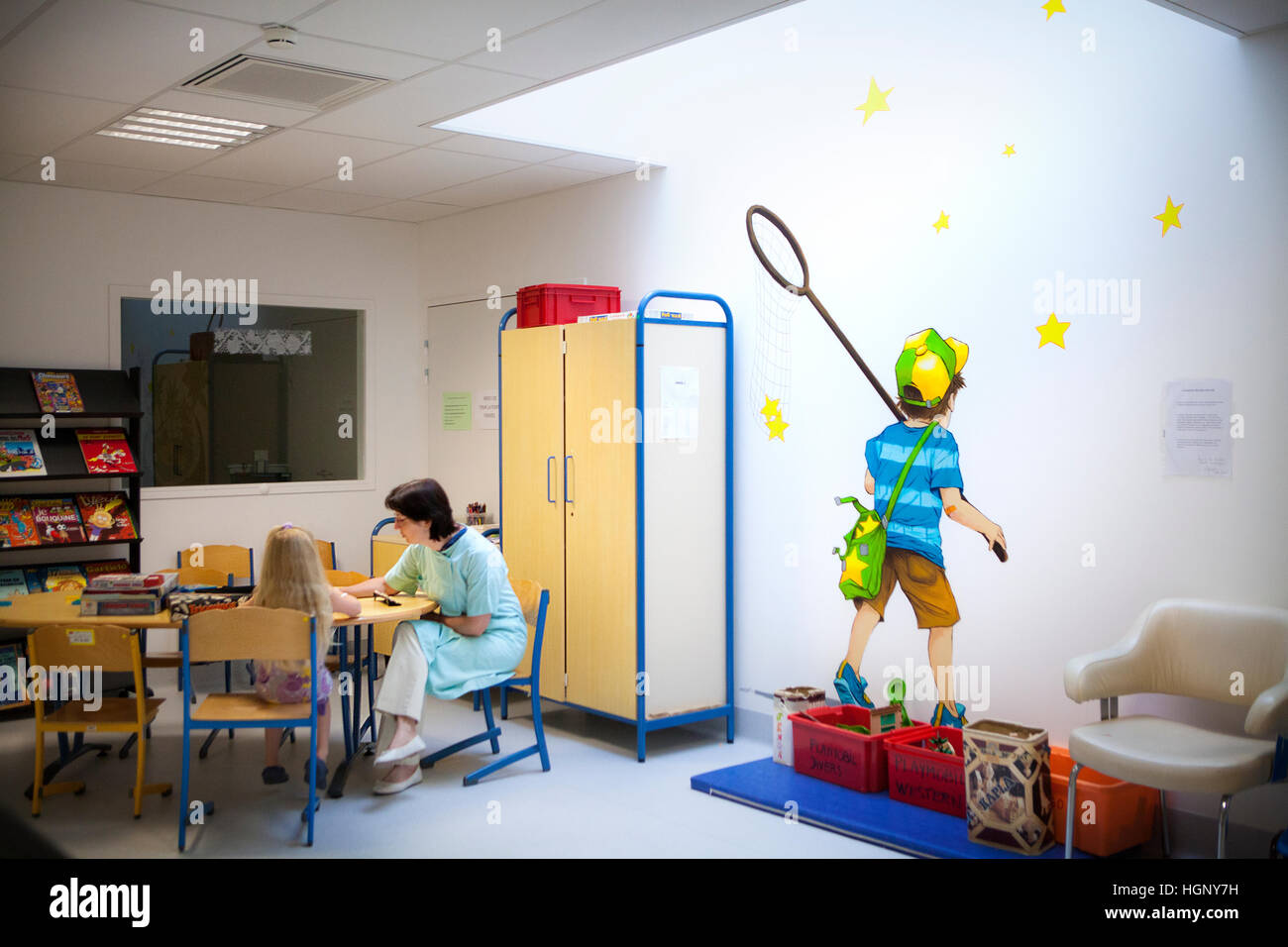 Children playing games hospital hi-res stock photography and images - Alamy