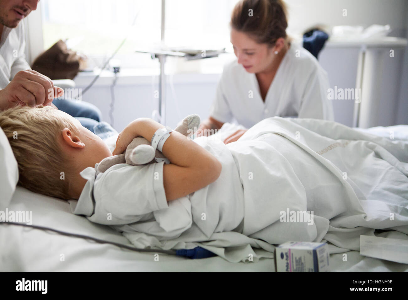 Child 11 sick bed hi-res stock photography and images - Alamy