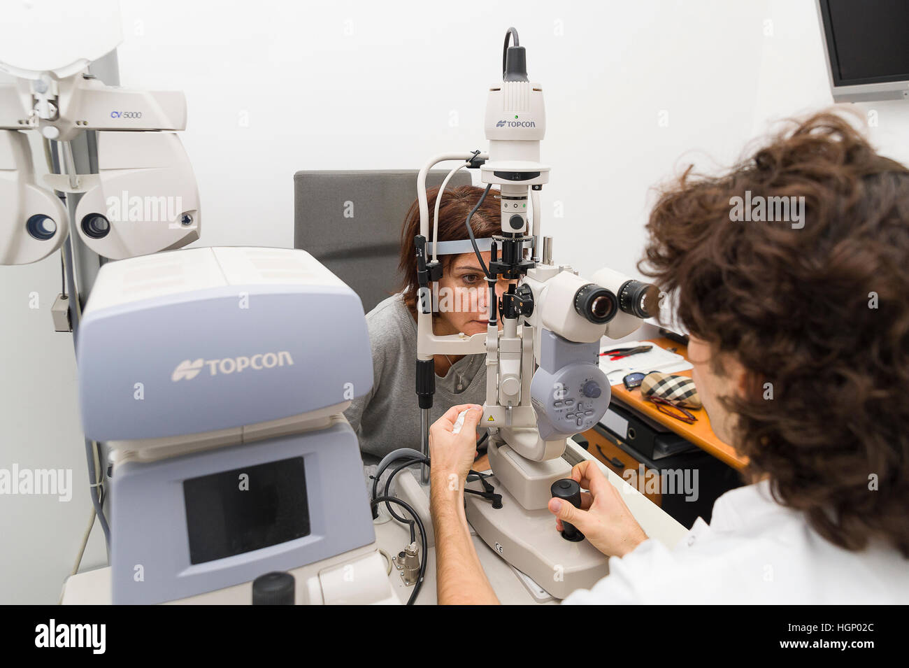 Corneal microscope hi-res stock photography and images - Alamy