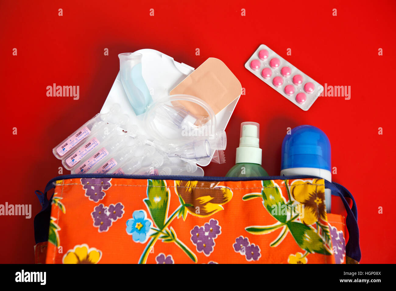 Medical kit saline solution hi-res stock photography and images - Alamy
