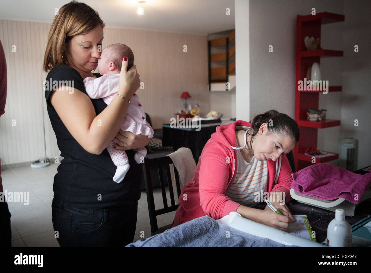 Independent midwife hi-res stock photography and images - Alamy