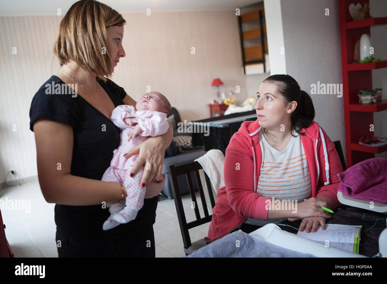 Midwife mothers and babies hi-res stock photography and images - Alamy