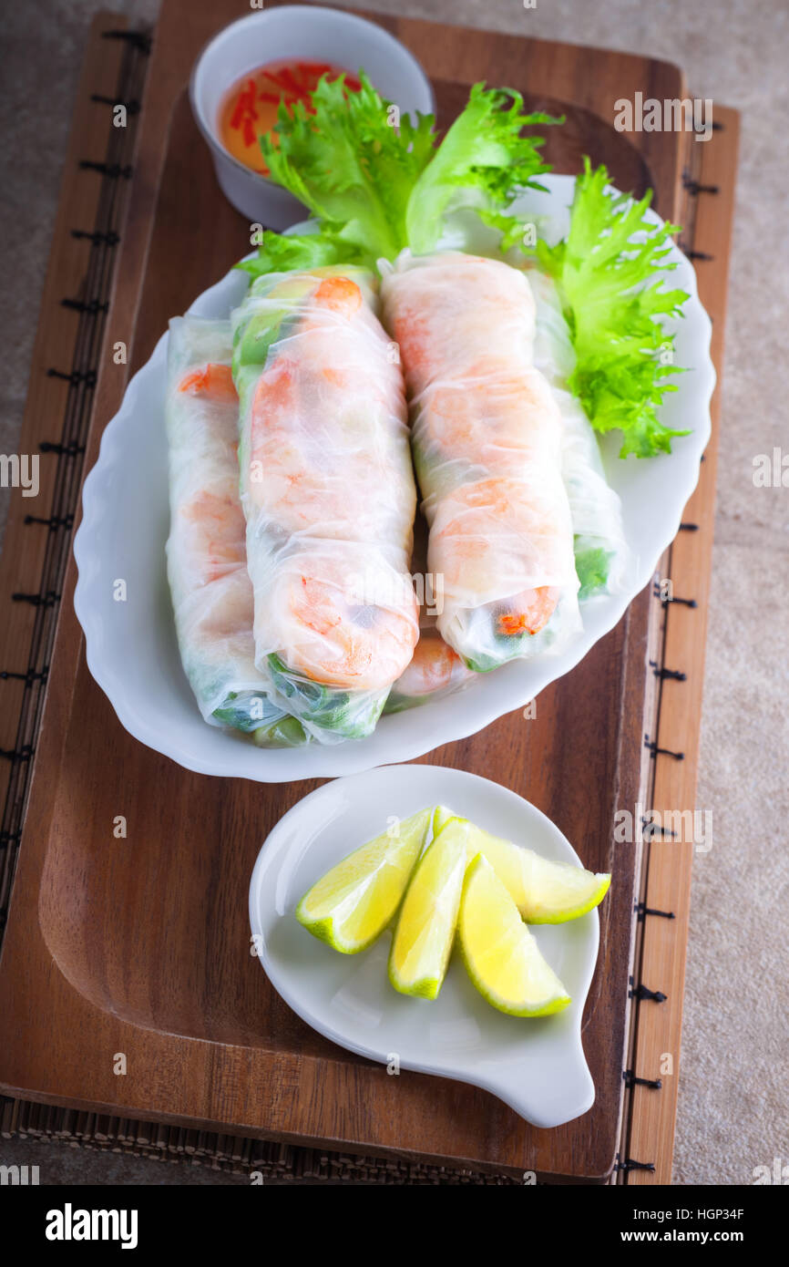 Vietnamese rice paper rolls with prawn and vegetables Stock Photo - Alamy