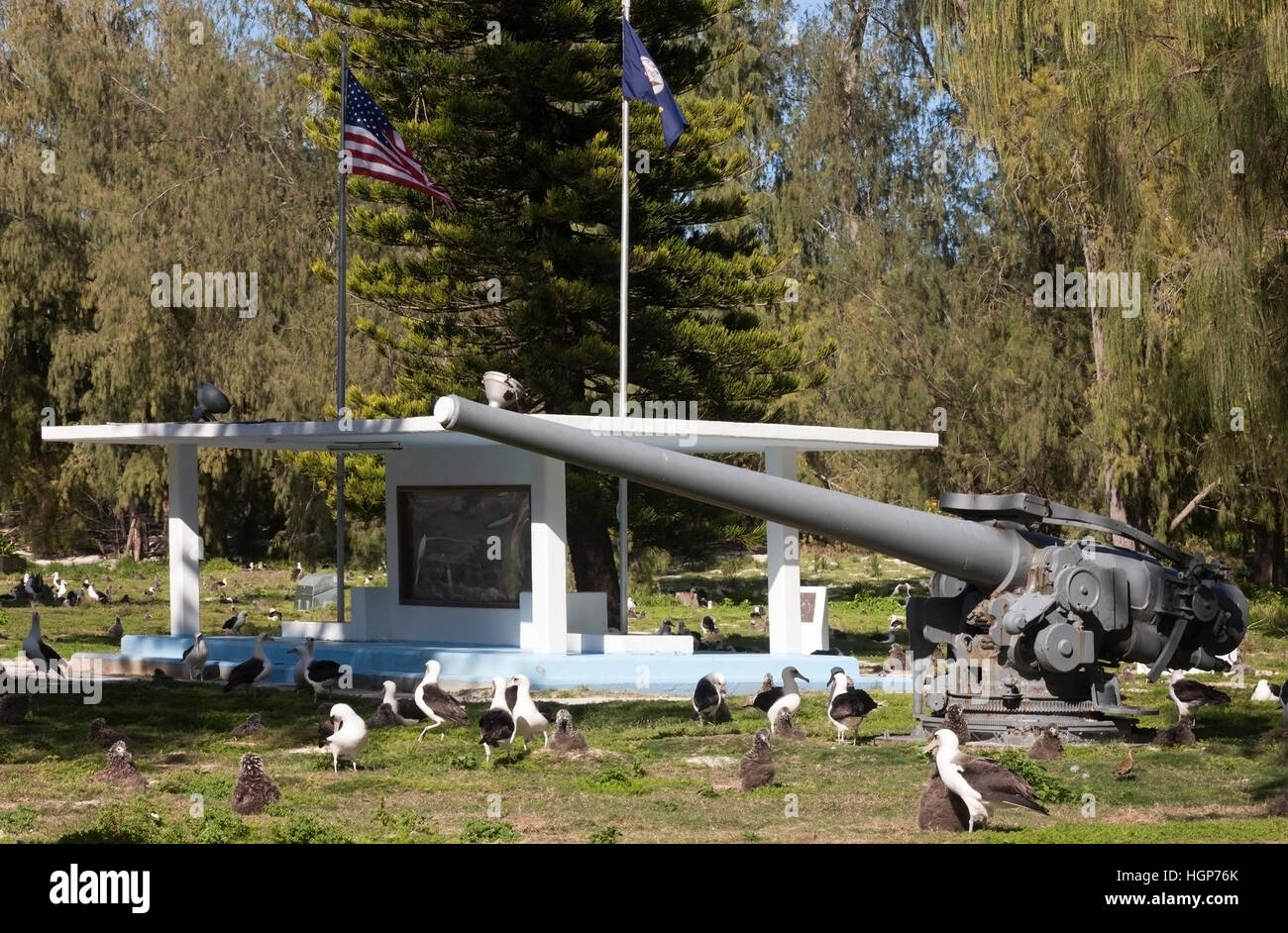 Midway Atoll 5 Inch Naval Gun associated with the naval air station on ...