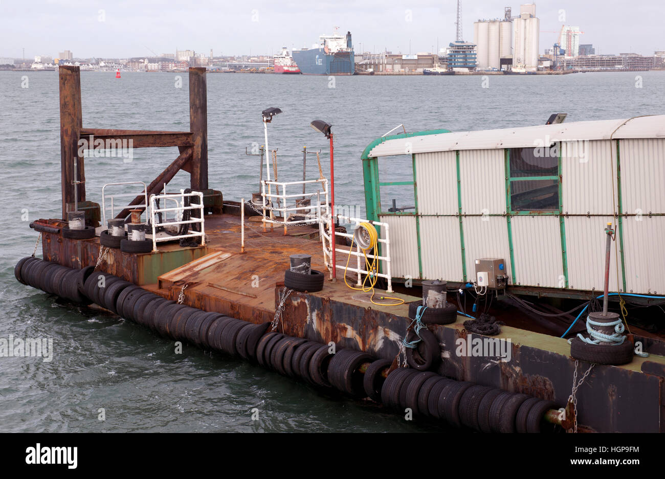 Hythe pier pierhead hi-res stock photography and images - Alamy