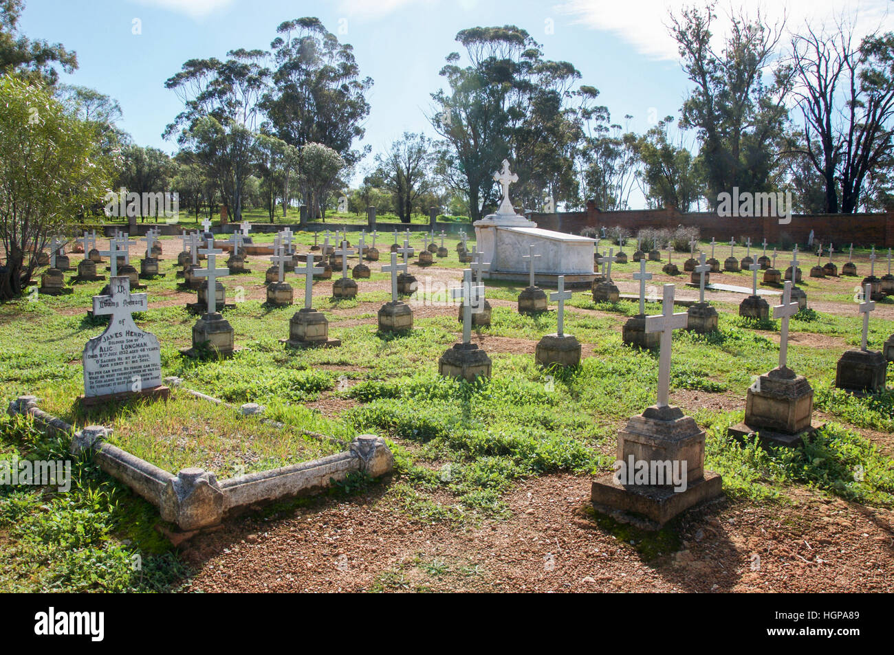 Above ground tomb hi-res stock photography and images - Alamy