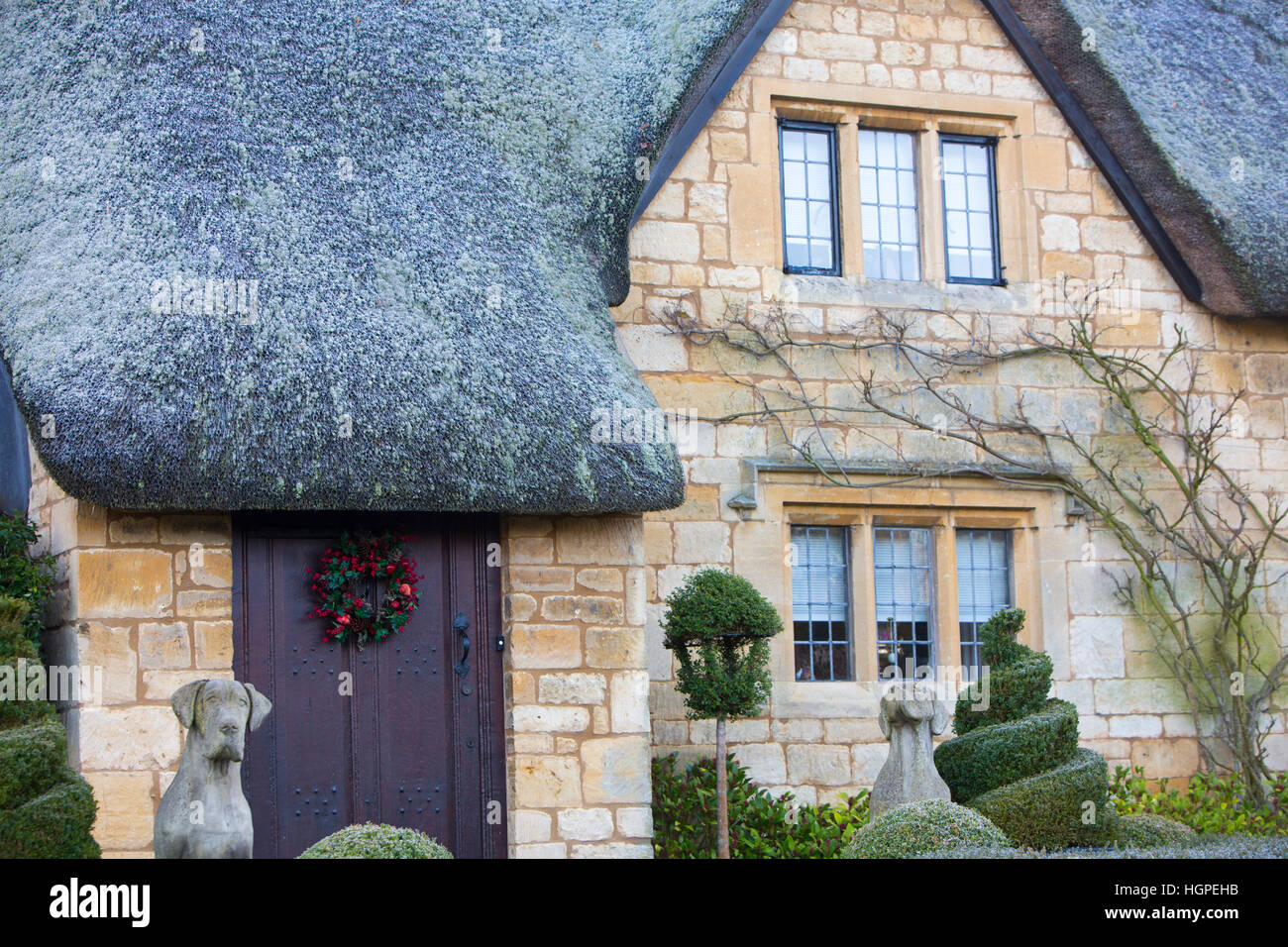 Traditional Cotswold Stone and Thatched roof cottage in Chipping ...