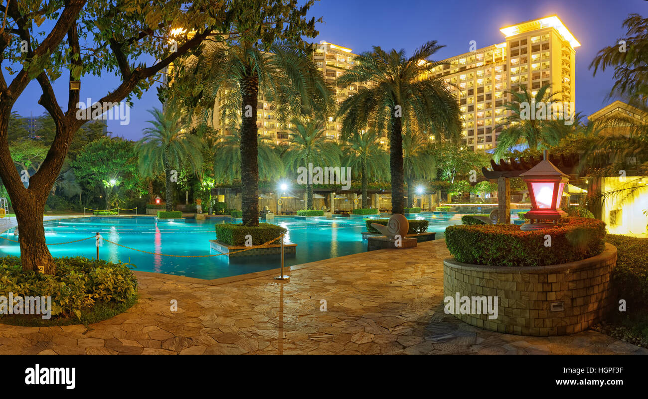 Inviting swimming pools hi-res stock photography and images - Alamy