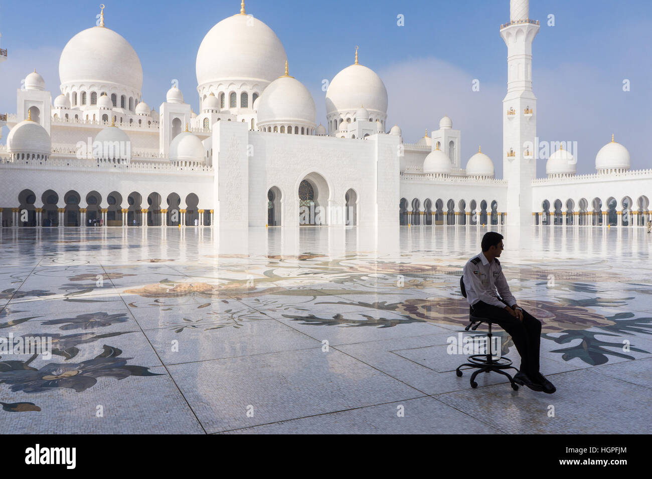 Abu dhabi police hi-res stock photography and images - Alamy