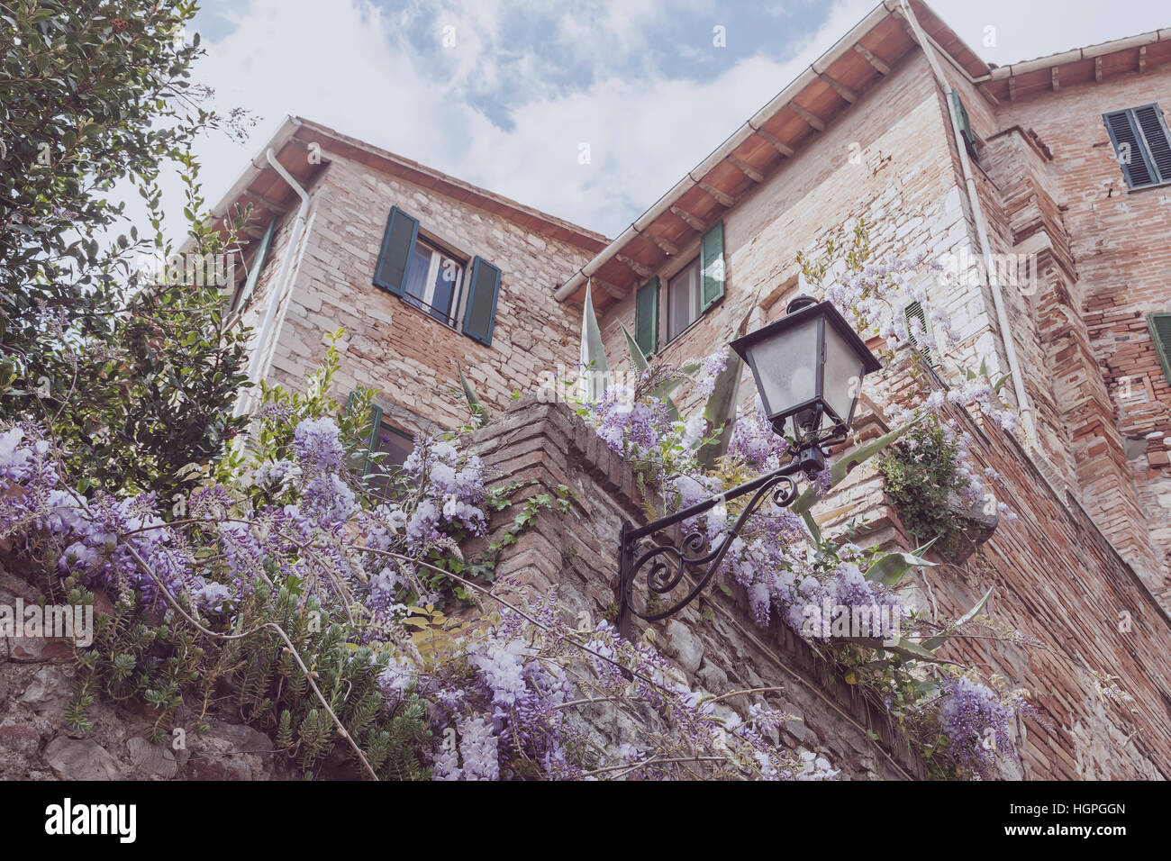 Beautiful italian house hi-res stock photography and images - Alamy