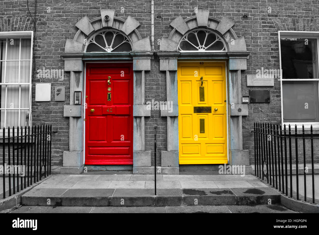 Yellow door dublin ireland hi-res stock photography and images - Alamy